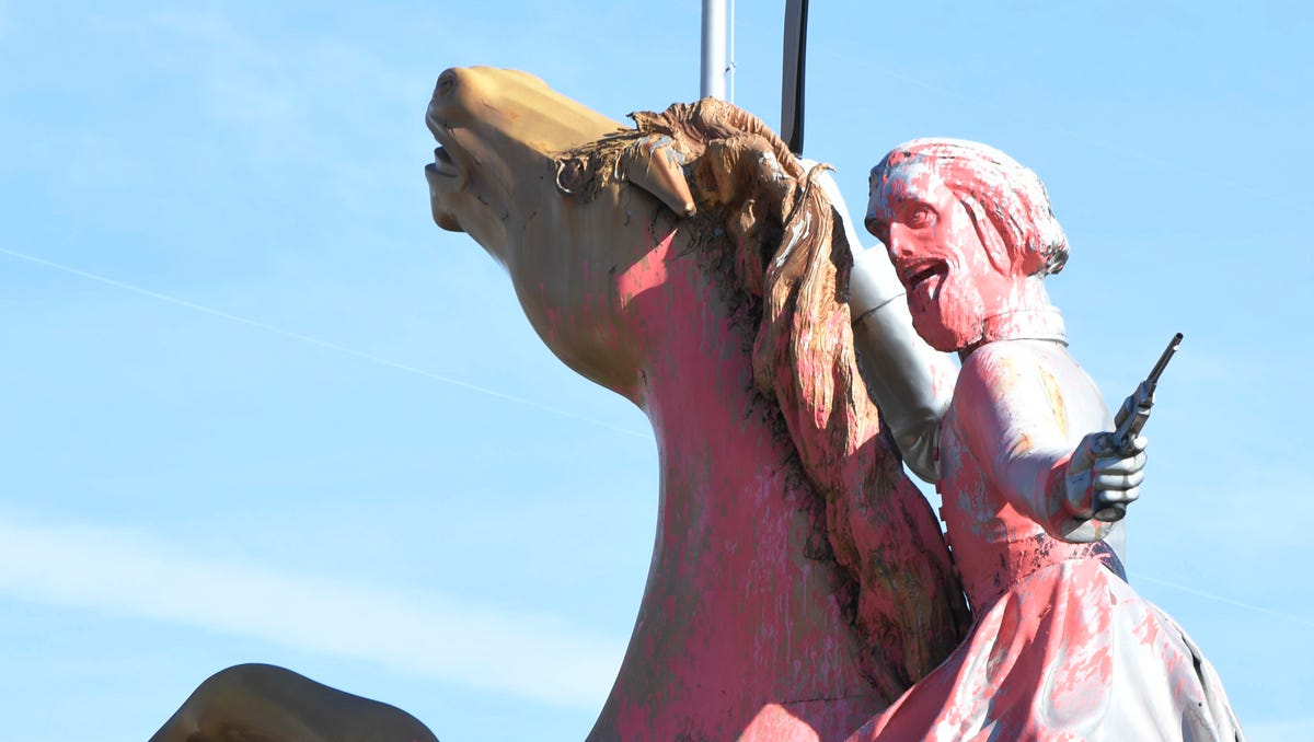 Contentious Nathan Bedford Forrest statue that stood along Tennessee ...