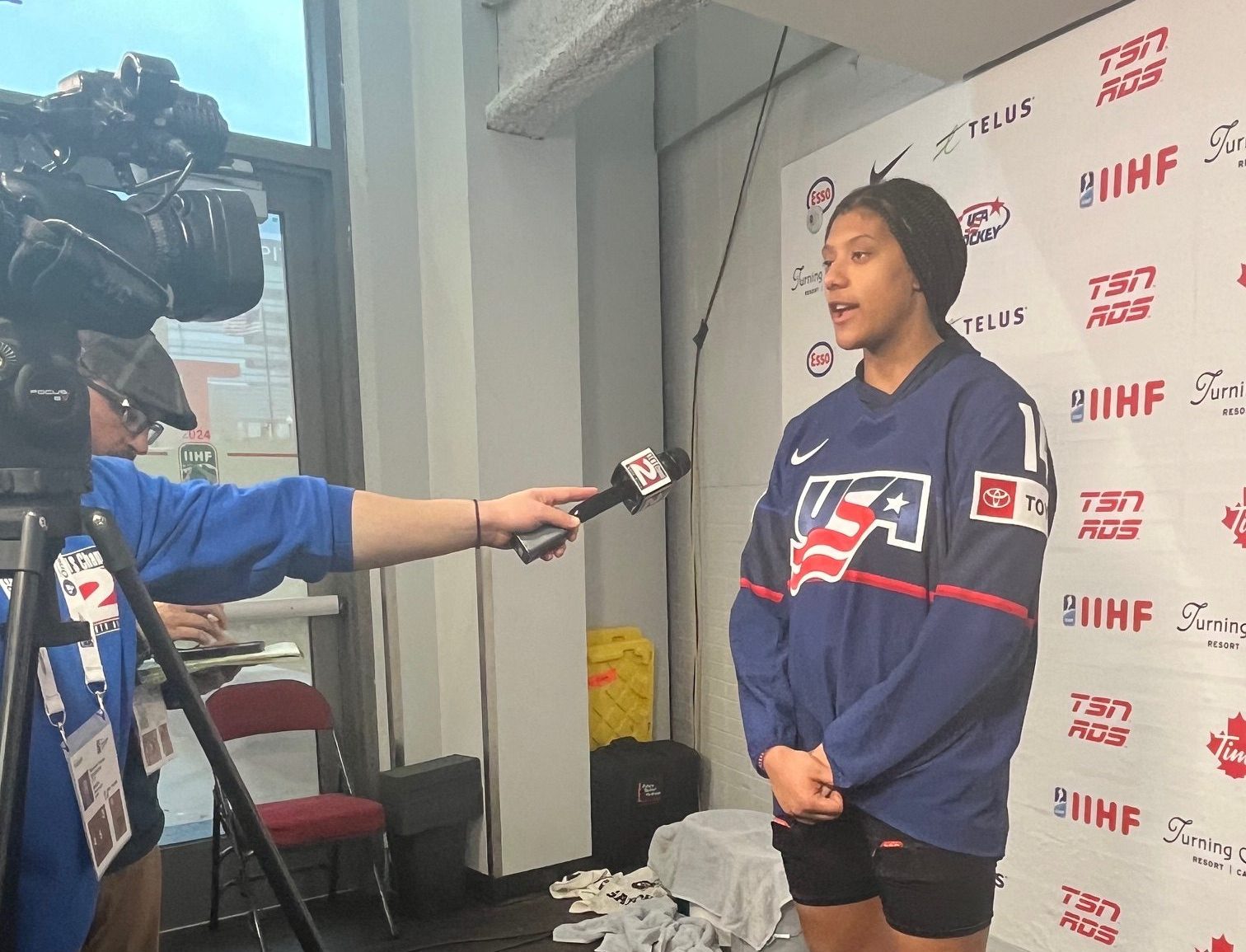 Hot Seat to Feature Hockey Great Laila Edwards